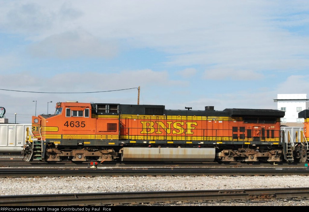 BNSF 4635